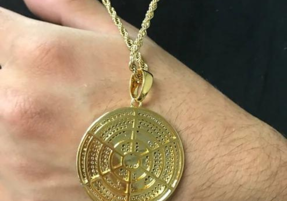 Custom Iced Out Pendant: A Symbol of Style and Personal Expression in ...